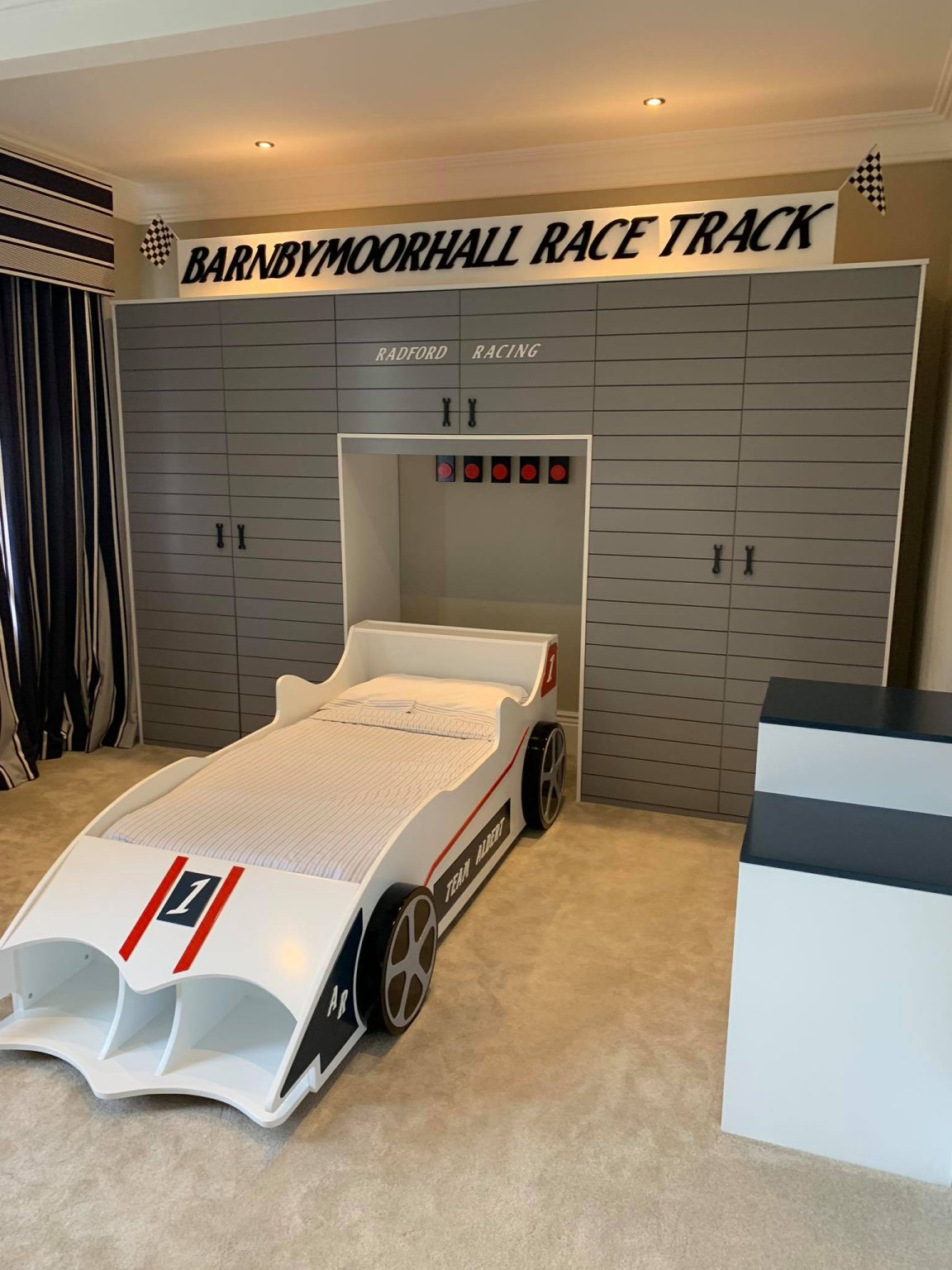 18 Trendy Car-Themed Bedroom Ideas To Make Your Room Feel Like a Fun ...